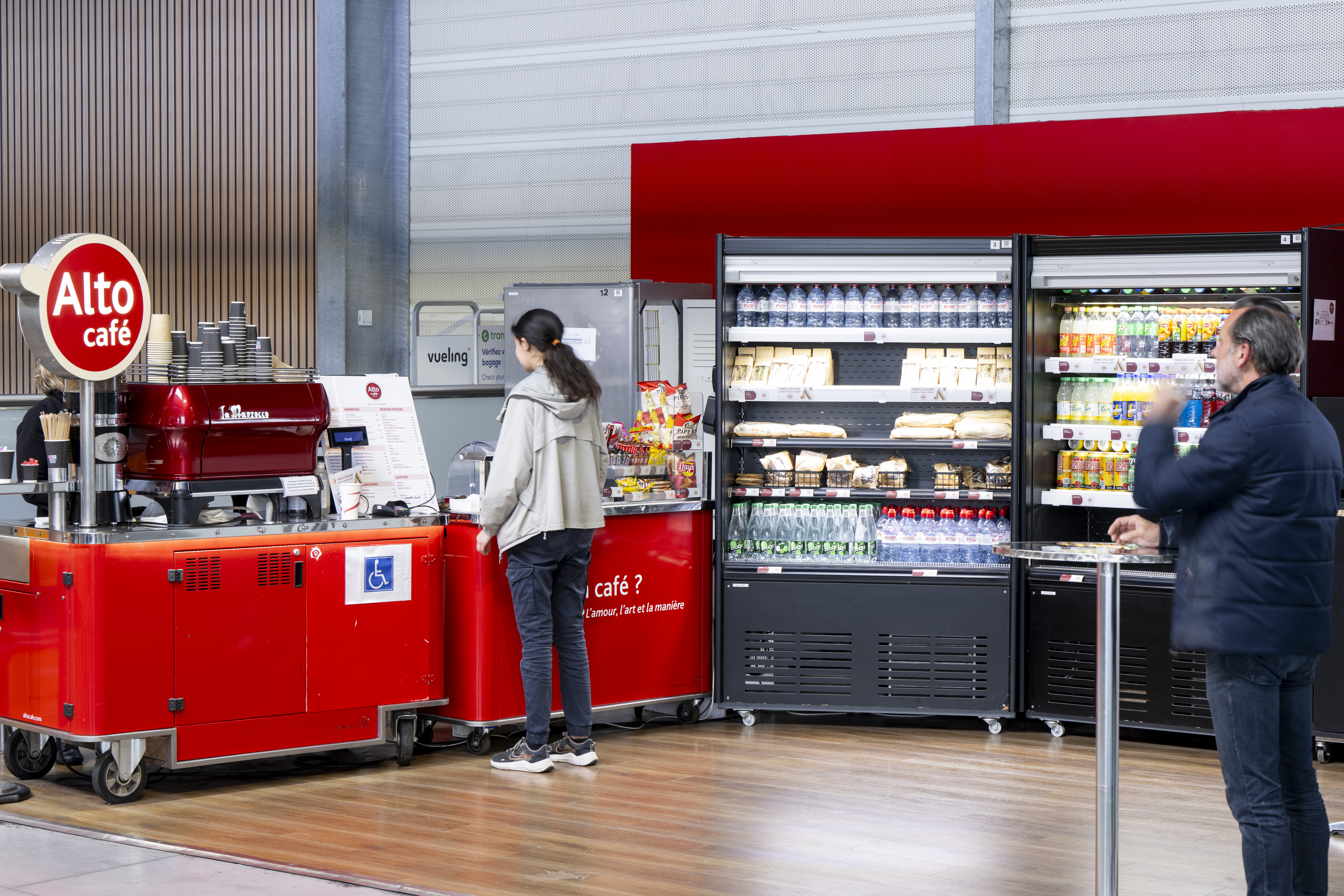 Alto Cafe Terminal 1 After security checks Shops Lyon Aeroport